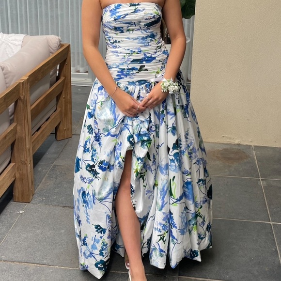 Aje | Dresses | Aje Violette Bubble Hem Maxi Dress Hireselling | Poshmark